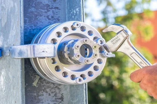 How Cable Lugs Reduce Electrical Resistance? - TorkClamps